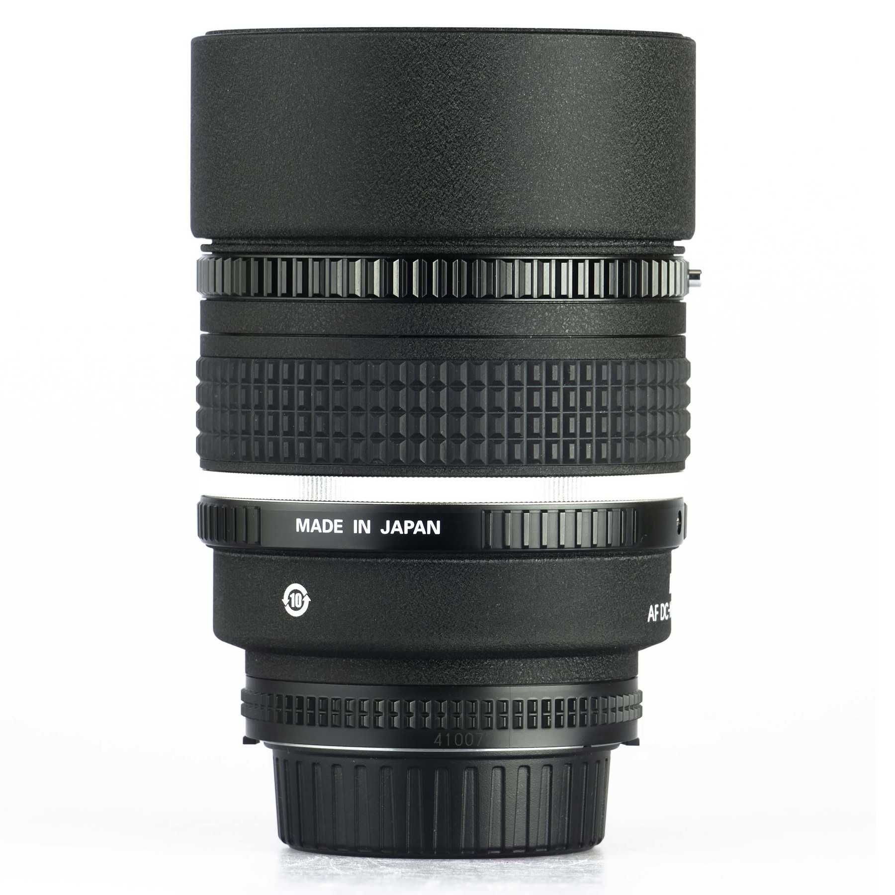 Nikon AF DC-Nikkor 105mm f/2D | Kutuzov Photo