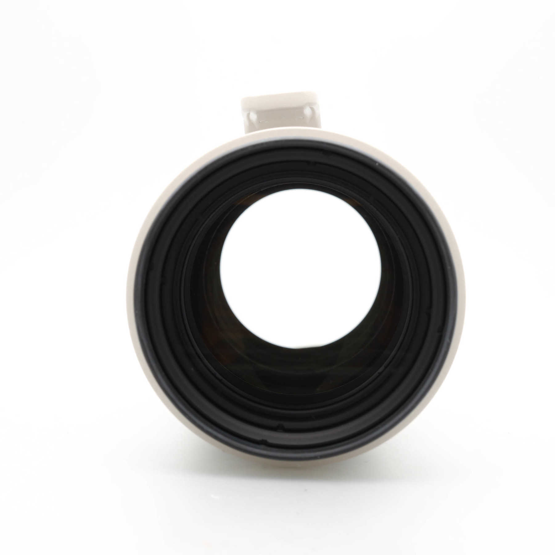 Canon EF 200mm f/2L IS USM | Kutuzov Photo