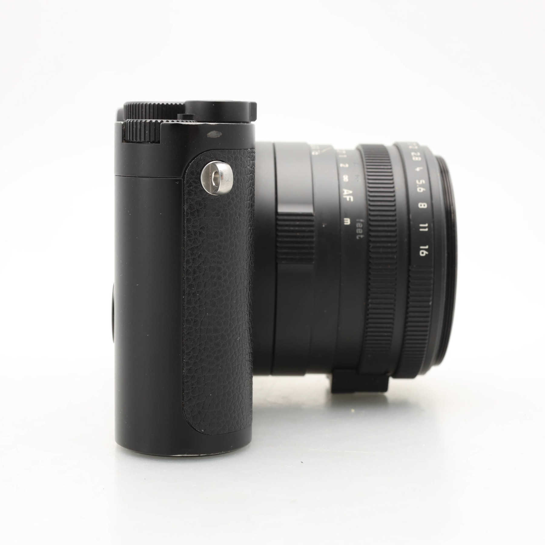 Leica Q2 Monochrom | Kutuzov Photo